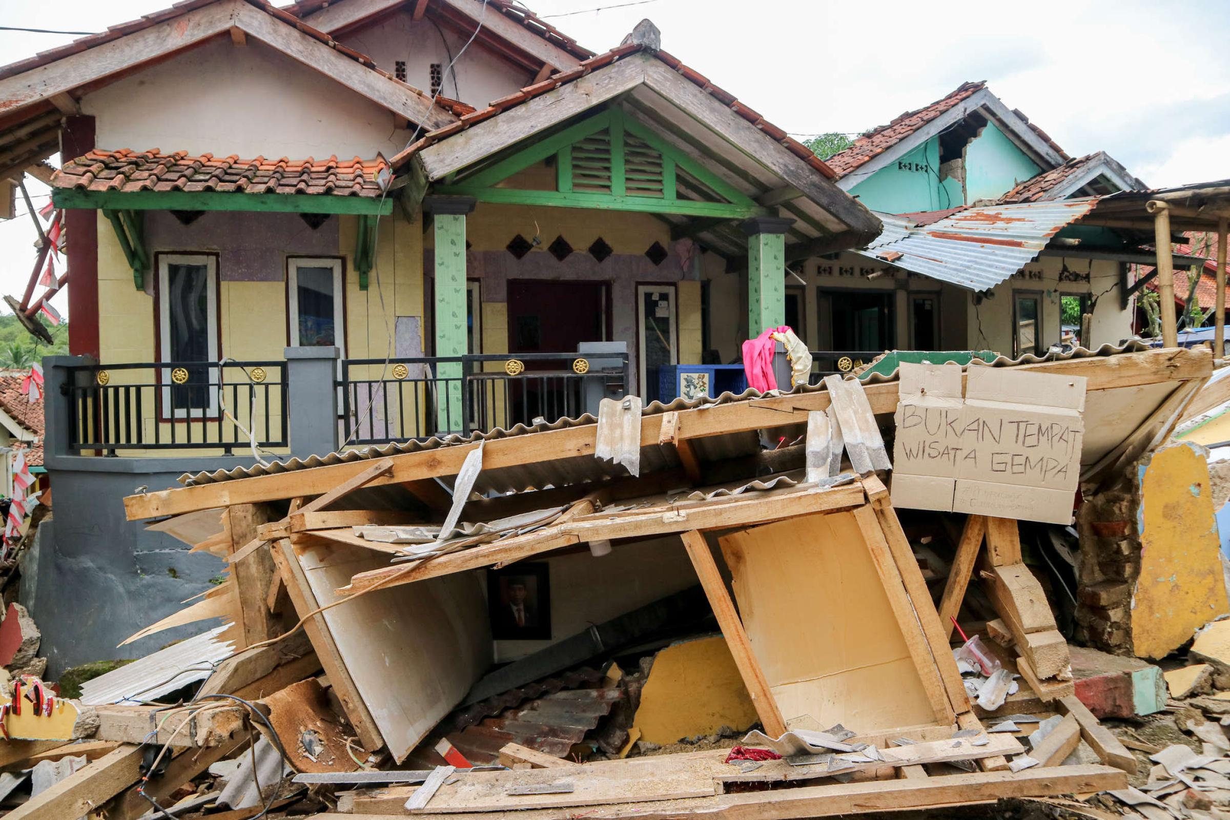 Earthquake strikes Indonesia’s most populated island | Mercy Corps